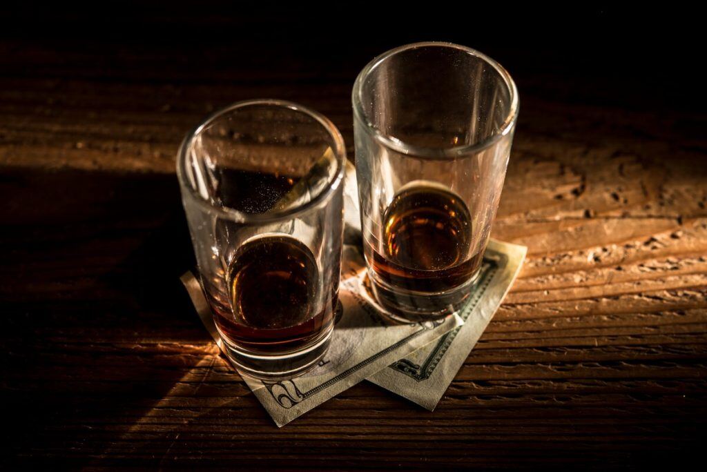 Tipping in Canada - Is it Customary to Tip in Canada?