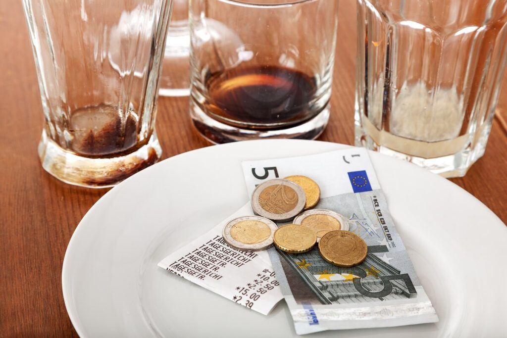 Tipping in France - Is it Customary to Tip in France?