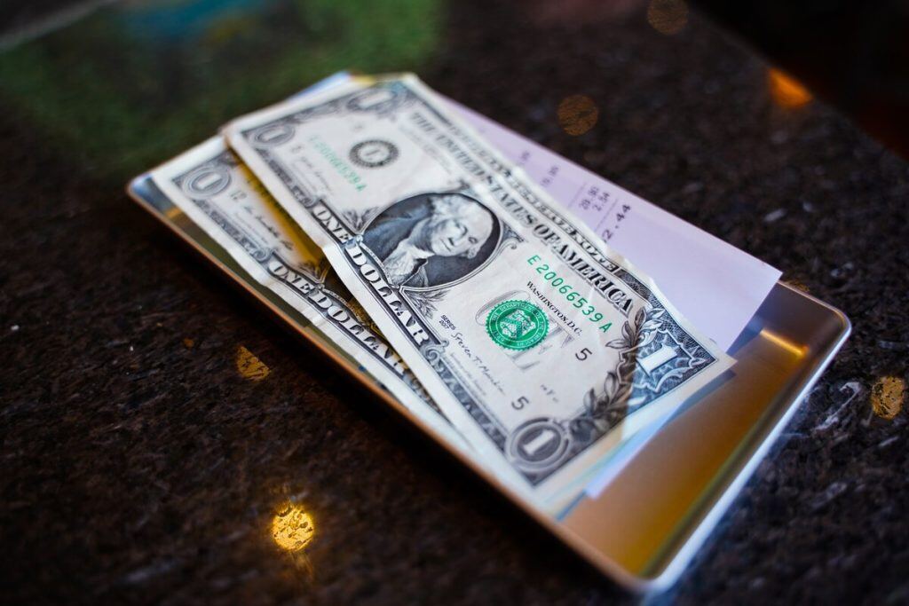 Tipping in the USA - Is it Customary to Tip in the USA?